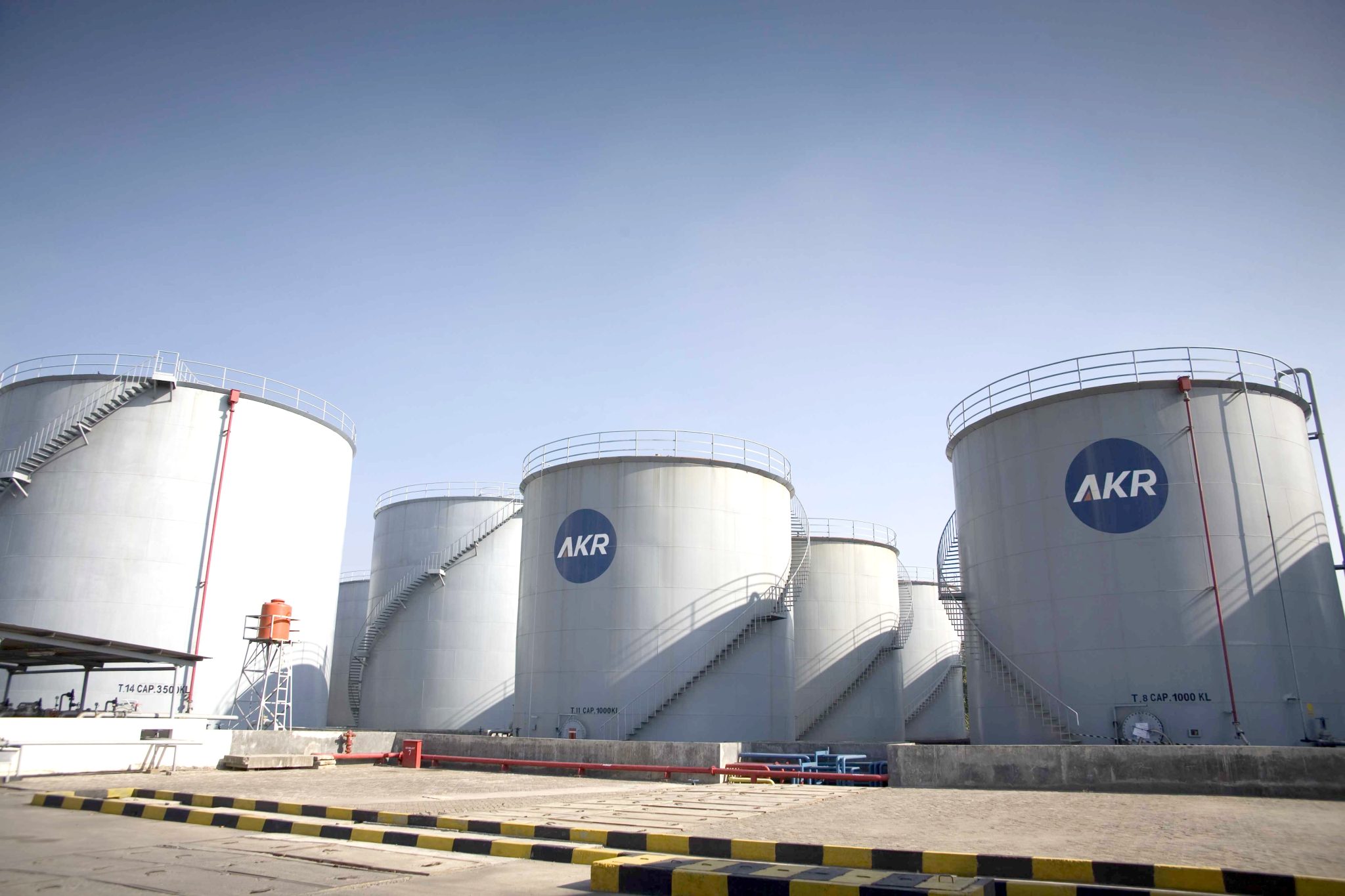 Mengenal PT AKR Corporindo Tbk, Perusahaan yang Suka Bagi Dividen untuk Investor - dengar.id